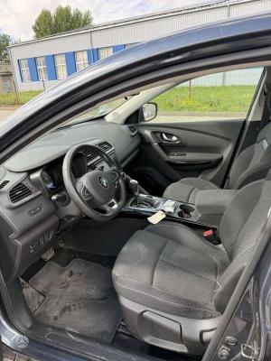 Grey Renault Kadjar 2022 in Taurage, with an engine capacity of 1.33 L and mileage of 103 thousand km for 12947 €, photo 19 on AUTOMOTO.COM.LV