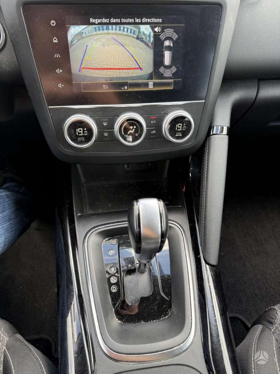 Grey Renault Kadjar 2022 in Taurage, with an engine capacity of 1.33 L and mileage of 103 thousand km for 12947 €, photo 24 on AUTOMOTO.COM.LV