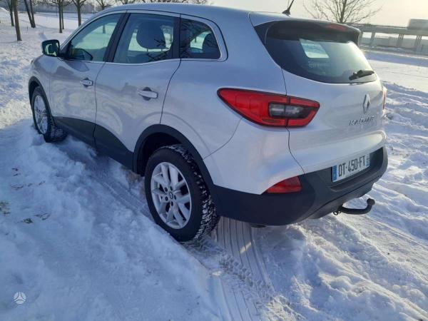 Grey Renault Kadjar 2015 in Kaunas, with an engine capacity of 1.50 L and mileage of 205 thousand km for 7700 €, photo 4 on AUTOMOTO.COM.LV