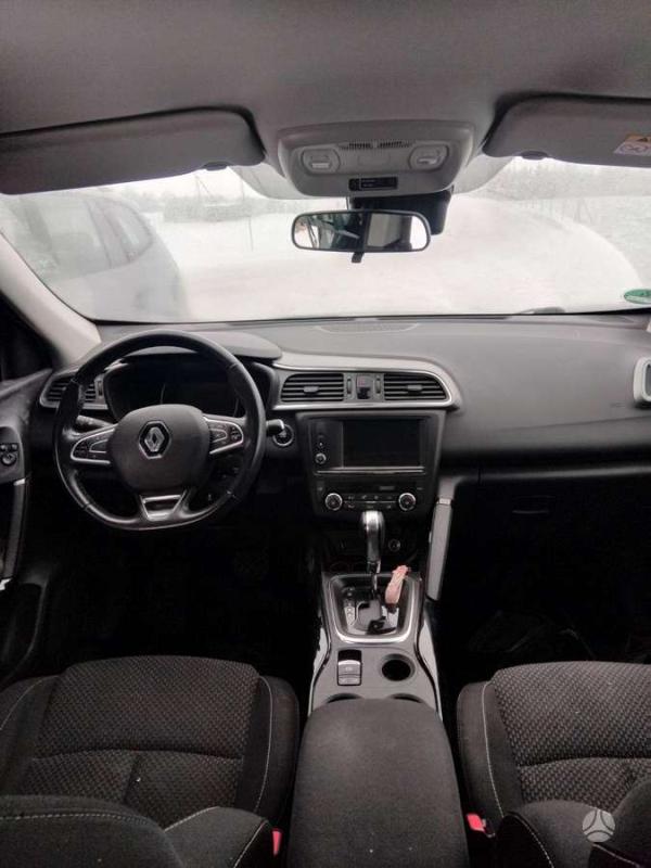 Grey Renault Kadjar 2018 in Marijampole, with an engine capacity of 1.20 L and mileage of 101 thousand km for 4800 €, photo 6 on AUTOMOTO.COM.LV
