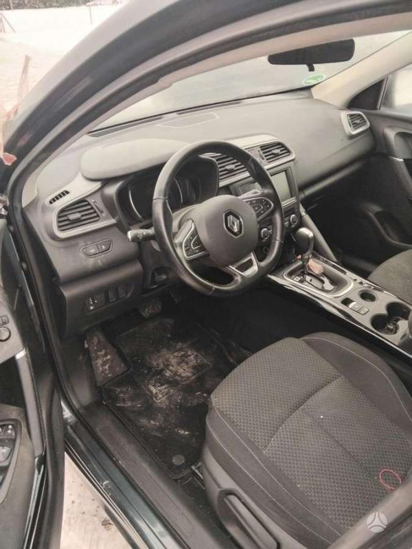 Grey Renault Kadjar 2018 in Marijampole, with an engine capacity of 1.20 L and mileage of 101 thousand km for 4800 €, photo 7 on AUTOMOTO.COM.LV