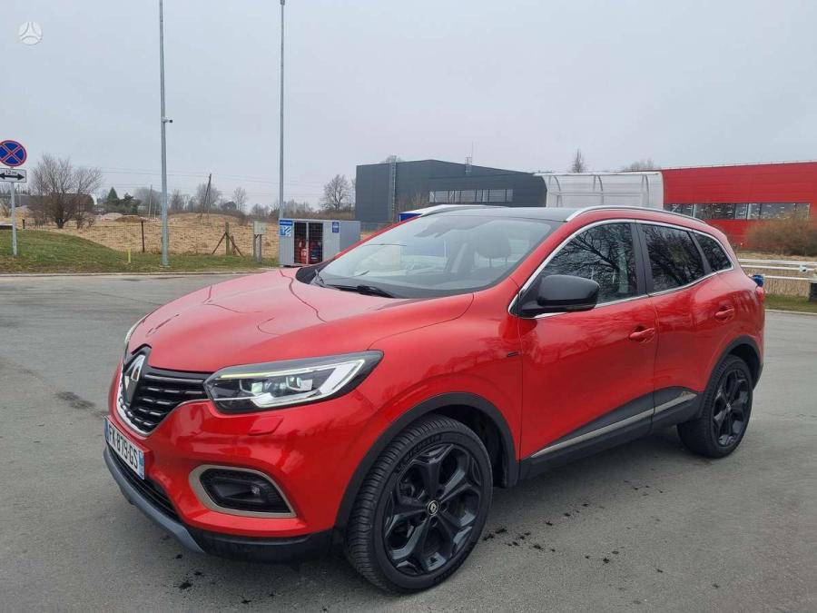 Orange Renault Kadjar 2019 in Taurage, with an engine capacity of 1.46 L and mileage of 128 thousand km for 10700 €, photo 1 on AUTOMOTO.COM.LV