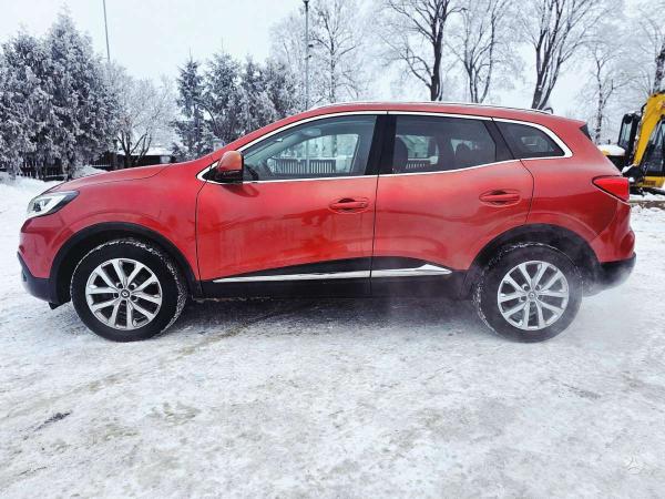 Sarkans Renault Kadjar 2015 Tauragė, ar dzinēja tilpumu 1.20 L un nobraukumu 155 tūkst. km par 7300 €, foto 3 vietnē AUTOMOTO.COM.LV