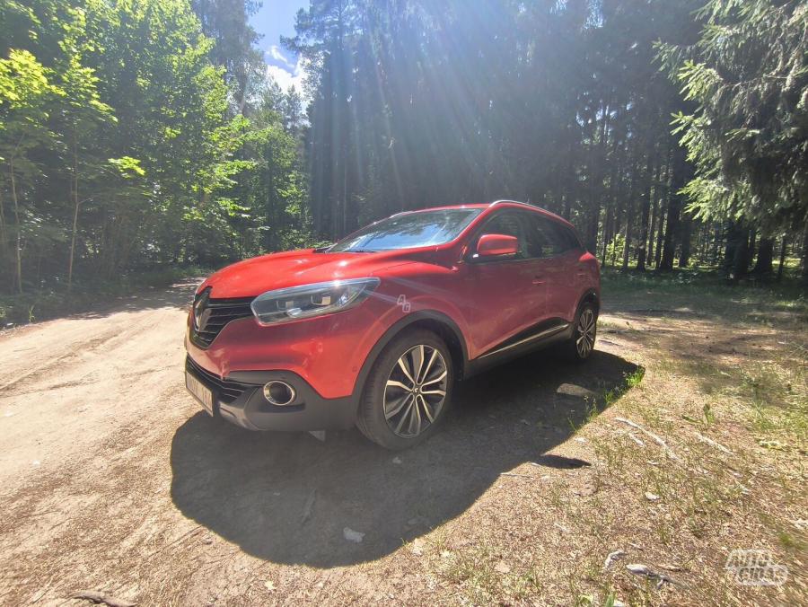 Красный Рено Kadjar 2015 в Мажейкяй, объемом двигателя 1.50 л и пробегом 247 тыс. км за 7700 €, фото 1 на AUTOMOTO.COM.LV