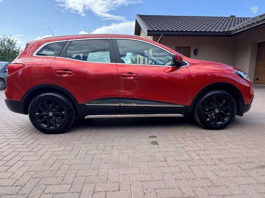 Sarkans Renault Kadjar 2015 Utena, ar dzinēja tilpumu 1.20 L un nobraukumu 134 tūkst. km par 7250 €, foto 5 vietnē AUTOMOTO.COM.LV