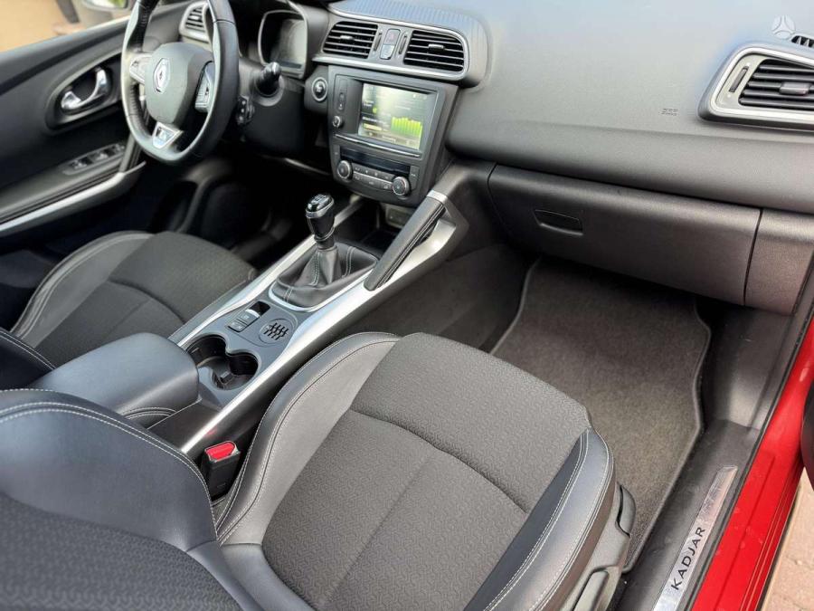 Sarkans Renault Kadjar 2015 Utena, ar dzinēja tilpumu 1.20 L un nobraukumu 134 tūkst. km par 7250 €, foto 13 vietnē AUTOMOTO.COM.LV