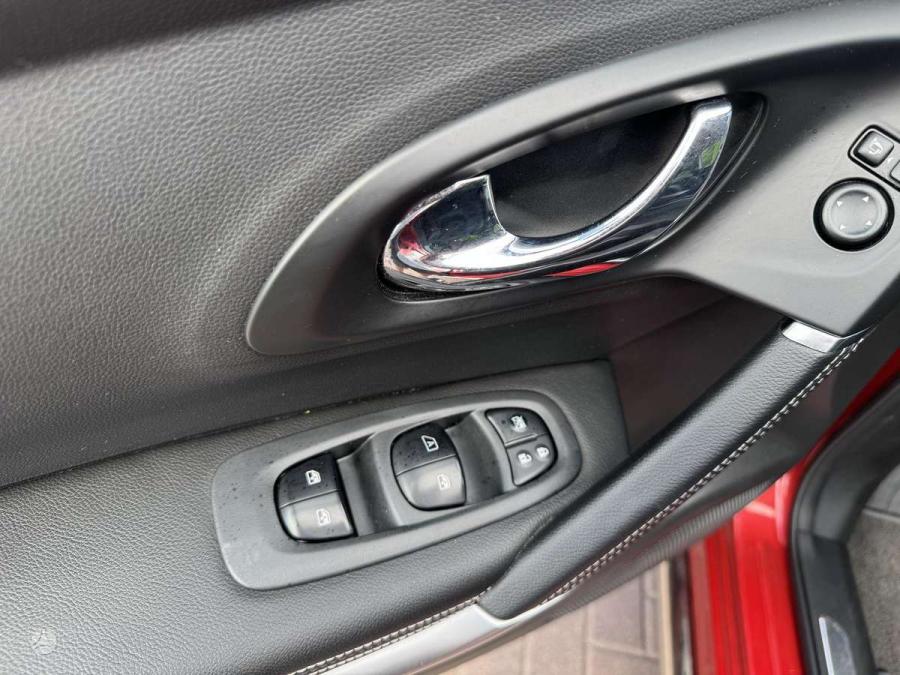Sarkans Renault Kadjar 2015 Utena, ar dzinēja tilpumu 1.20 L un nobraukumu 134 tūkst. km par 7250 €, foto 17 vietnē AUTOMOTO.COM.LV