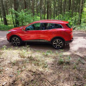 Sarkans Renault Kadjar 2015 Ukmergė, ar dzinēja tilpumu 1.50 L un nobraukumu 114 tūkst. km par 8000 €, foto  vietnē AUTOMOTO.COM.LV