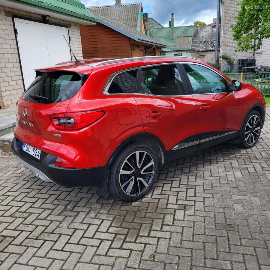 Red Renault Kadjar 2015 in Ukmerge, with an engine capacity of 1.50 L and mileage of 114 thousand km for 8000 €, photo 3 on AUTOMOTO.COM.LV