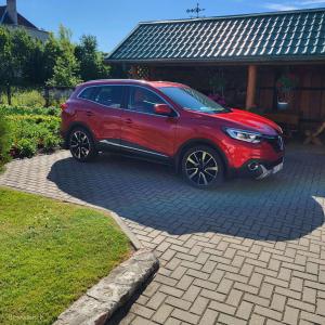 Red Renault Kadjar 2015 in Ukmerge, with an engine capacity of 1.50 L and mileage of 114 thousand km for 8000 €, photo 5 on AUTOMOTO.COM.LV