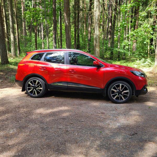 Red Renault Kadjar 2015 in Ukmerge, with an engine capacity of 1.50 L and mileage of 114 thousand km for 8000 €, photo 6 on AUTOMOTO.COM.LV