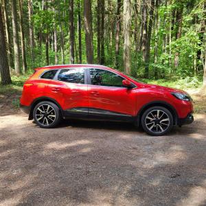 Red Renault Kadjar 2015 in Ukmerge, with an engine capacity of 1.50 L and mileage of 114 thousand km for 8000 €, photo 7 on AUTOMOTO.COM.LV