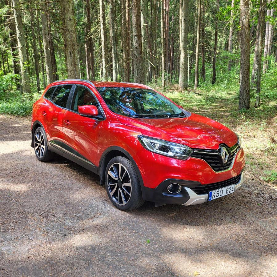 Red Renault Kadjar 2015 in Ukmerge, with an engine capacity of 1.50 L and mileage of 114 thousand km for 8000 €, photo 8 on AUTOMOTO.COM.LV