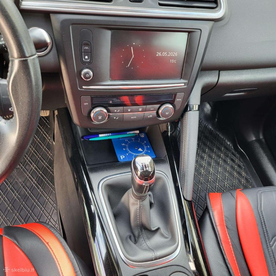 Red Renault Kadjar 2015 in Ukmerge, with an engine capacity of 1.50 L and mileage of 114 thousand km for 8000 €, photo 19 on AUTOMOTO.COM.LV