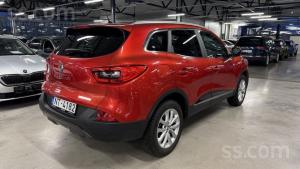 Red Renault Kadjar 2016 in Riga, with an engine capacity of 1.20 L and mileage of 187 thousand km for 7900 €, photo 4 on AUTOMOTO.COM.LV