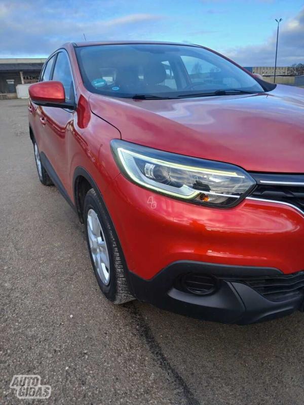 Sarkans Renault Kadjar 2016 Šauļi, ar dzinēja tilpumu 1.20 L un nobraukumu 198 tūkst. km par 6900 €, foto 4 vietnē AUTOMOTO.COM.LV