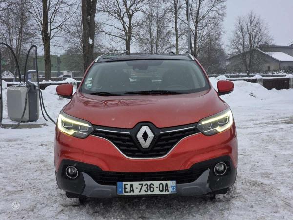 Red Renault Kadjar 2016 in Taurage, with an engine capacity of 1.60 L and mileage of 243 thousand km for 7950 €, photo 2 on AUTOMOTO.COM.LV