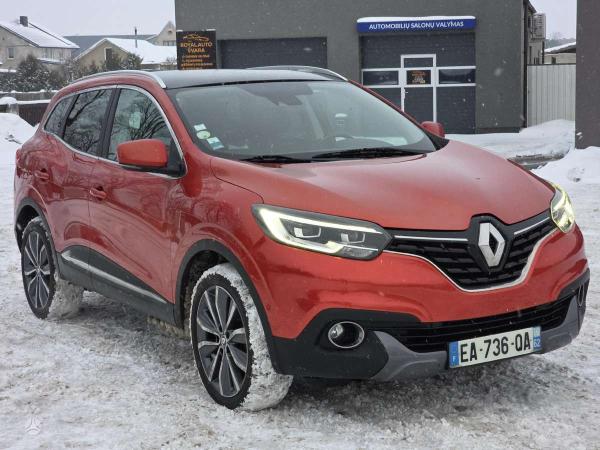 Red Renault Kadjar 2016 in Taurage, with an engine capacity of 1.60 L and mileage of 243 thousand km for 7950 €, photo 3 on AUTOMOTO.COM.LV