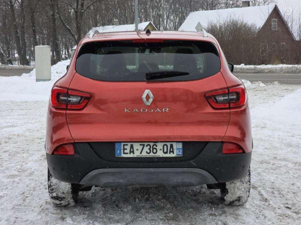 Red Renault Kadjar 2016 in Taurage, with an engine capacity of 1.60 L and mileage of 243 thousand km for 7950 €, photo 6 on AUTOMOTO.COM.LV