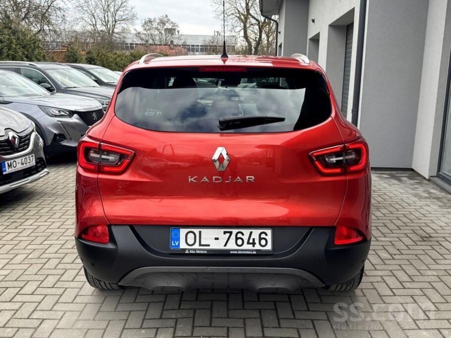 Red Renault Kadjar 2016 in Riga, with an engine capacity of 1.20 L and mileage of 157 thousand km for 9800 €, photo 6 on AUTOMOTO.COM.LV