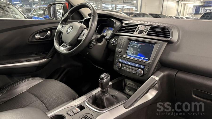 Красный Рено Kadjar 2016 в Рига, объемом двигателя 1.20 л и пробегом 187 тыс. км за 7500 €, фото 16 на AUTOMOTO.COM.LV