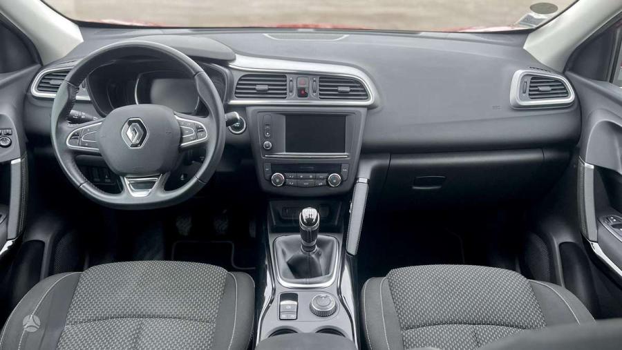Red Renault Kadjar 2016 in Panevezys, with an engine capacity of 1.60 L and mileage of 190 thousand km for 6999 €, photo 13 on AUTOMOTO.COM.LV