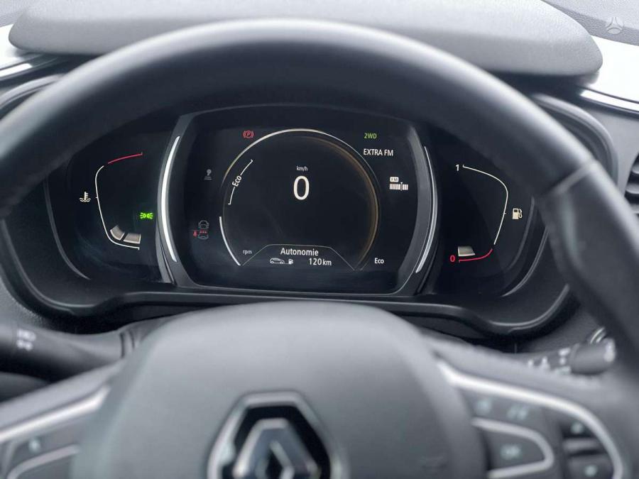 Red Renault Kadjar 2016 in Panevezys, with an engine capacity of 1.60 L and mileage of 190 thousand km for 6999 €, photo 17 on AUTOMOTO.COM.LV