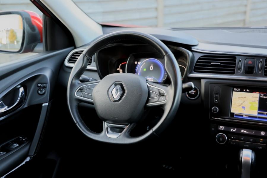 Red Renault Kadjar 2016 in Riga, with an engine capacity of 1.20 L and mileage of 168 thousand km for 9990 €, photo 14 on AUTOMOTO.COM.LV