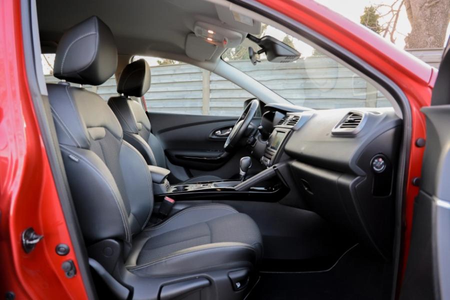 Red Renault Kadjar 2016 in Riga, with an engine capacity of 1.20 L and mileage of 168 thousand km for 9990 €, photo 17 on AUTOMOTO.COM.LV
