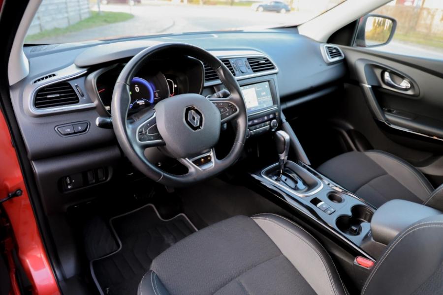 Red Renault Kadjar 2016 in Riga, with an engine capacity of 1.20 L and mileage of 168 thousand km for 9990 €, photo 21 on AUTOMOTO.COM.LV