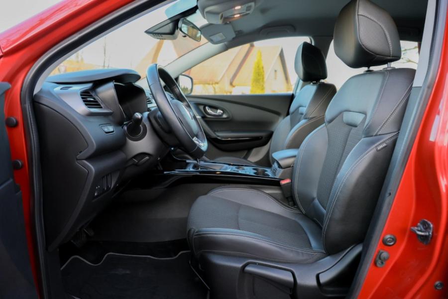 Red Renault Kadjar 2016 in Riga, with an engine capacity of 1.20 L and mileage of 168 thousand km for 9990 €, photo 22 on AUTOMOTO.COM.LV