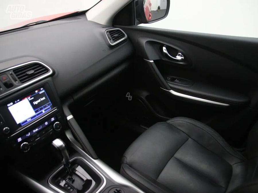 Red Renault Kadjar 2016 in Vilnius, with an engine capacity of 1.20 L and mileage of 201 thousand km for 9999 €, photo 22 on AUTOMOTO.COM.LV