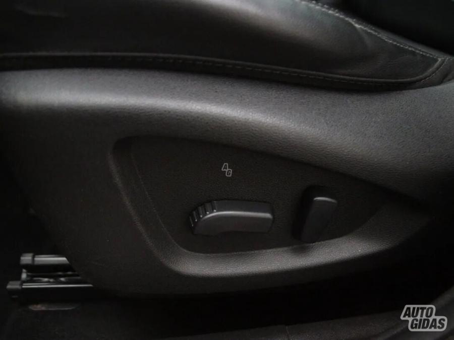 Red Renault Kadjar 2016 in Vilnius, with an engine capacity of 1.20 L and mileage of 201 thousand km for 9999 €, photo 33 on AUTOMOTO.COM.LV