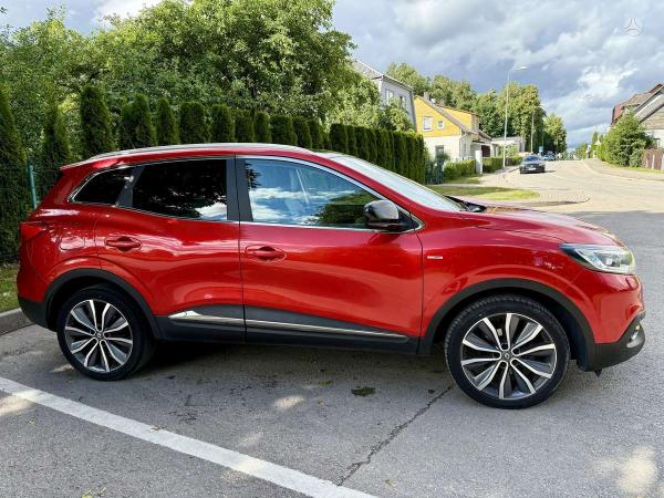 Red Renault Kadjar 2016 in Taurage, with an engine capacity of 1.46 L and mileage of 238 thousand km for 8700 €, photo 4 on AUTOMOTO.COM.LV