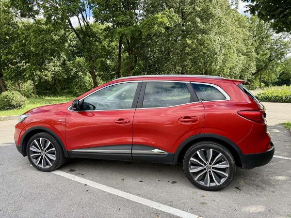 Red Renault Kadjar 2016 in Taurage, with an engine capacity of 1.46 L and mileage of 238 thousand km for 8700 €, photo 8 on AUTOMOTO.COM.LV