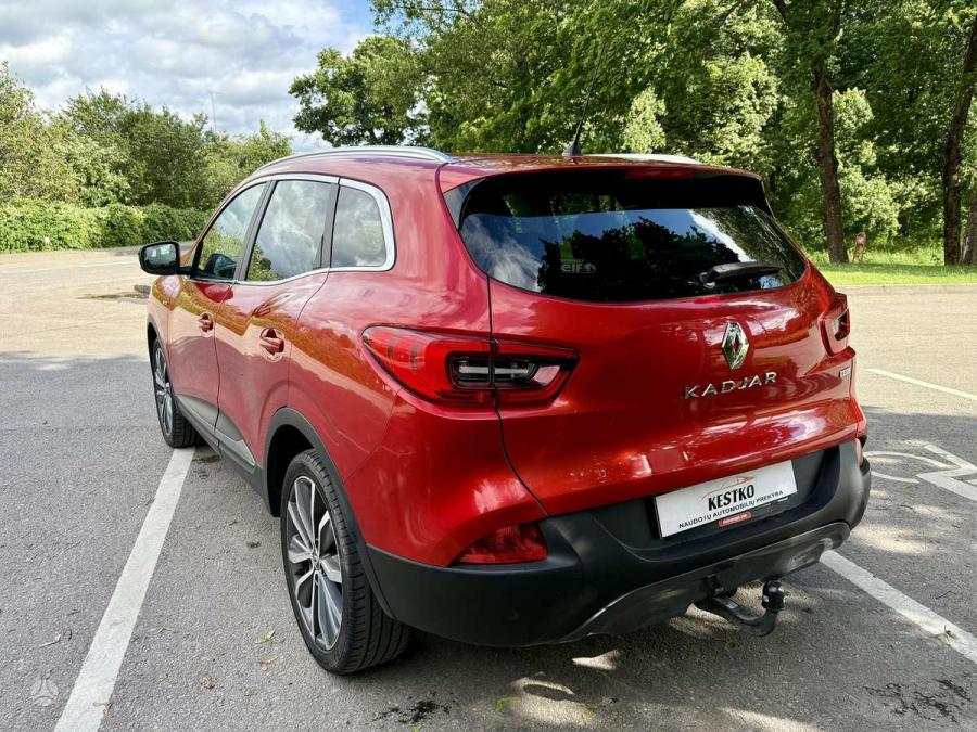 Red Renault Kadjar 2016 in Taurage, with an engine capacity of 1.46 L and mileage of 238 thousand km for 8700 €, photo 10 on AUTOMOTO.COM.LV