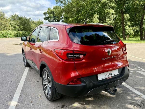 Red Renault Kadjar 2016 in Taurage, with an engine capacity of 1.46 L and mileage of 238 thousand km for 8700 €, photo 10 on AUTOMOTO.COM.LV
