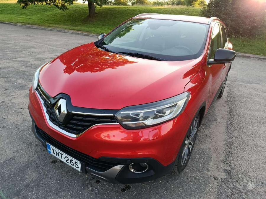 Red Renault Kadjar 2016 in Kaunas, with an engine capacity of 0.00 L and mileage of 214 thousand km for 8900 €, photo 4 on AUTOMOTO.COM.LV