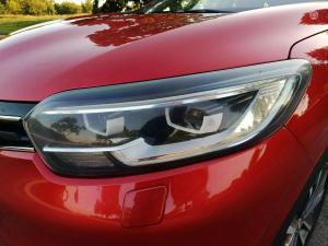Red Renault Kadjar 2016 in Kaunas, with an engine capacity of 0.00 L and mileage of 214 thousand km for 8900 €, photo 5 on AUTOMOTO.COM.LV