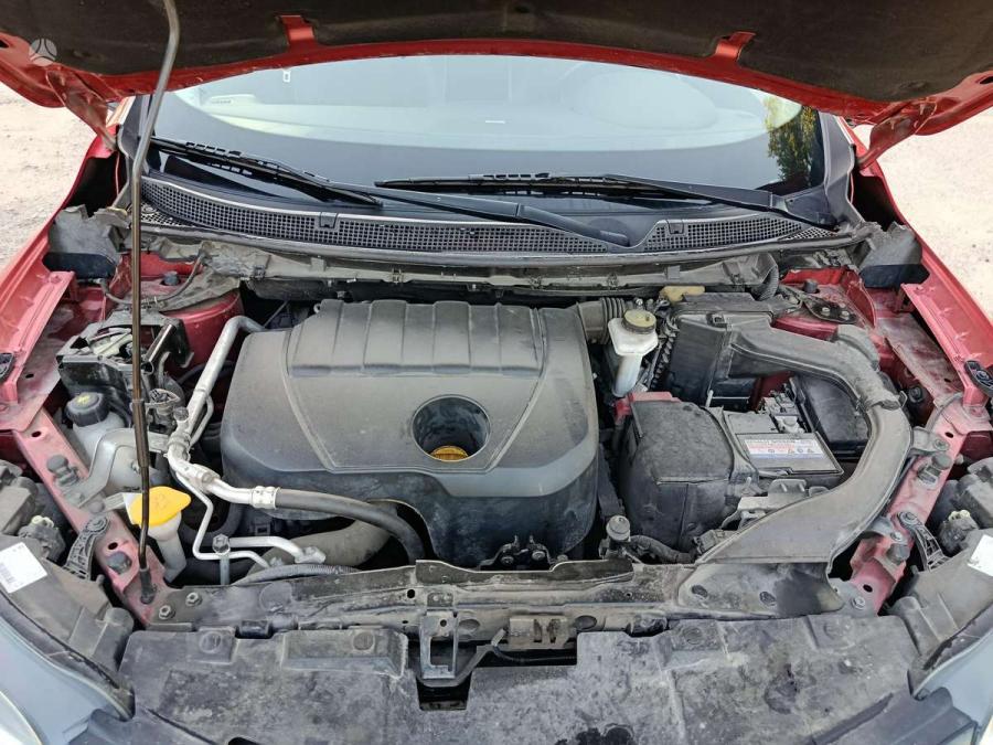 Red Renault Kadjar 2016 in Kaunas, with an engine capacity of 0.00 L and mileage of 214 thousand km for 8900 €, photo 7 on AUTOMOTO.COM.LV