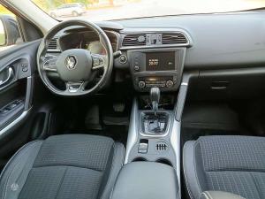 Red Renault Kadjar 2016 in Kaunas, with an engine capacity of 0.00 L and mileage of 214 thousand km for 8900 €, photo 8 on AUTOMOTO.COM.LV