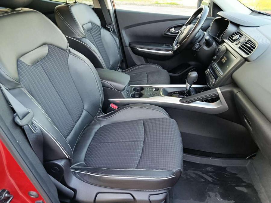 Red Renault Kadjar 2016 in Kaunas, with an engine capacity of 0.00 L and mileage of 214 thousand km for 8900 €, photo 11 on AUTOMOTO.COM.LV