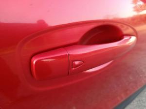 Red Renault Kadjar 2016 in Kaunas, with an engine capacity of 0.00 L and mileage of 214 thousand km for 8900 €, photo 12 on AUTOMOTO.COM.LV