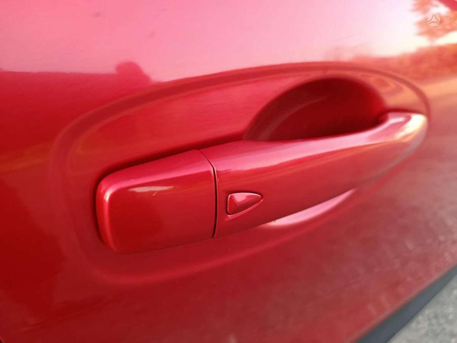 Red Renault Kadjar 2016 in Kaunas, with an engine capacity of 0.00 L and mileage of 214 thousand km for 8900 €, photo 12 on AUTOMOTO.COM.LV