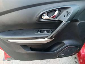 Red Renault Kadjar 2016 in Kaunas, with an engine capacity of 0.00 L and mileage of 214 thousand km for 8900 €, photo 15 on AUTOMOTO.COM.LV