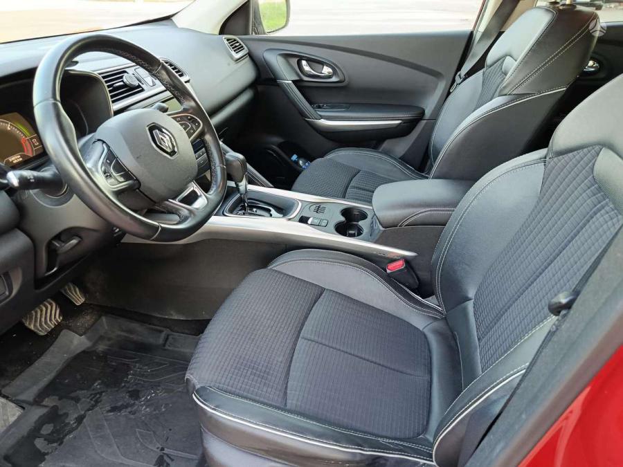 Red Renault Kadjar 2016 in Kaunas, with an engine capacity of 0.00 L and mileage of 214 thousand km for 8900 €, photo 16 on AUTOMOTO.COM.LV