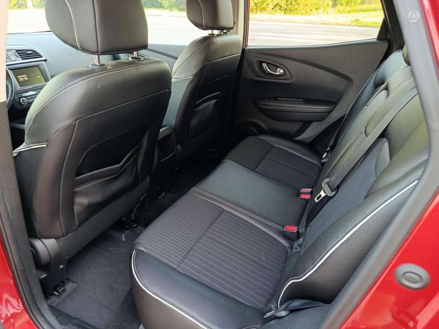 Red Renault Kadjar 2016 in Kaunas, with an engine capacity of 0.00 L and mileage of 214 thousand km for 8900 €, photo 17 on AUTOMOTO.COM.LV