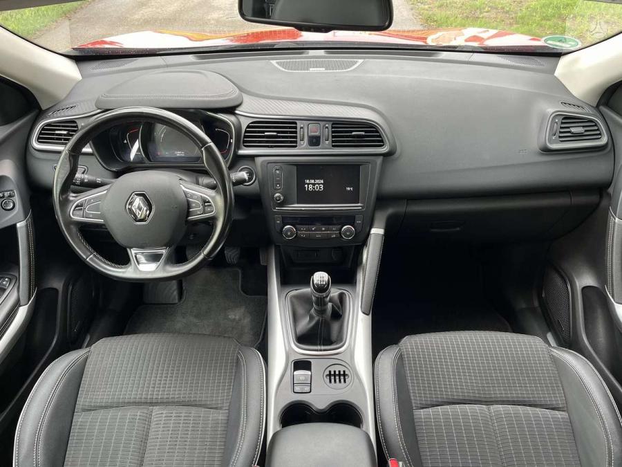 Sarkans Renault Kadjar 2016 Panevēža, ar dzinēja tilpumu 1.60 L un nobraukumu 225 tūkst. km par 7700 €, foto 10 vietnē AUTOMOTO.COM.LV