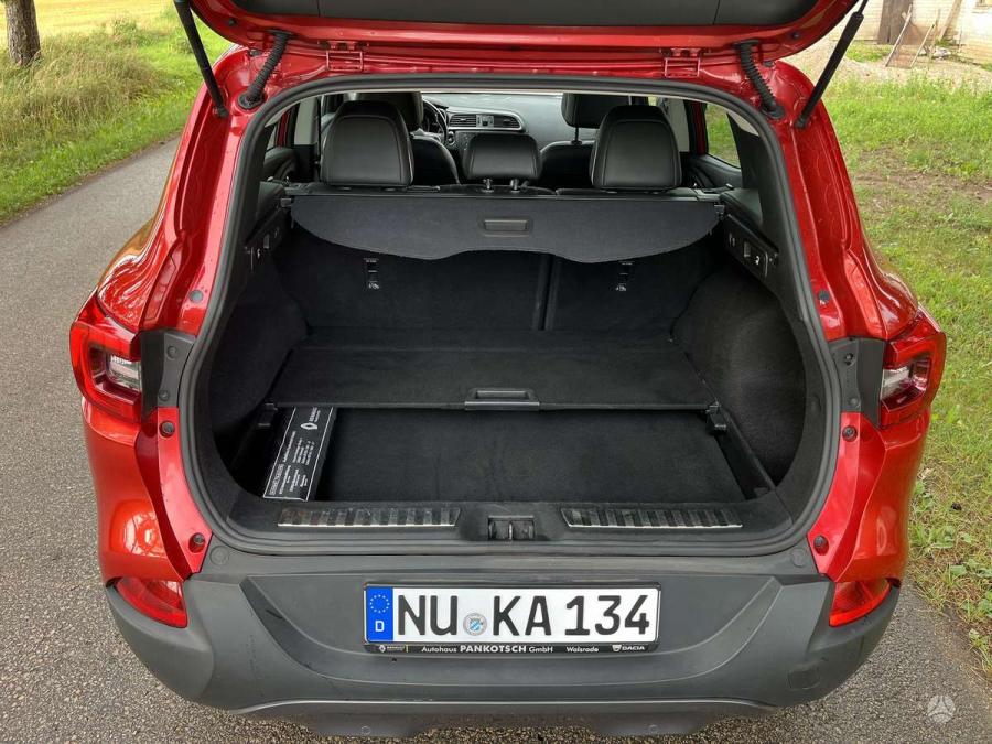 Sarkans Renault Kadjar 2016 Panevēža, ar dzinēja tilpumu 1.60 L un nobraukumu 225 tūkst. km par 7700 €, foto 19 vietnē AUTOMOTO.COM.LV