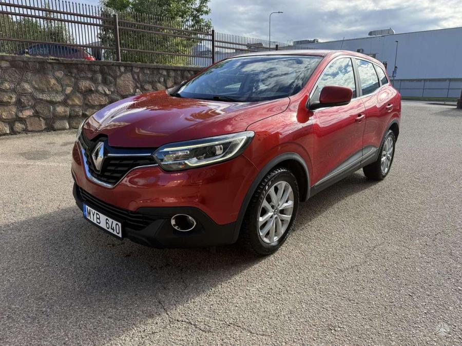 Sarkans Renault Kadjar 2016 Viļņa, ar dzinēja tilpumu 1.20 L un nobraukumu 130 tūkst. km par 7600 €, foto 1 vietnē AUTOMOTO.COM.LV